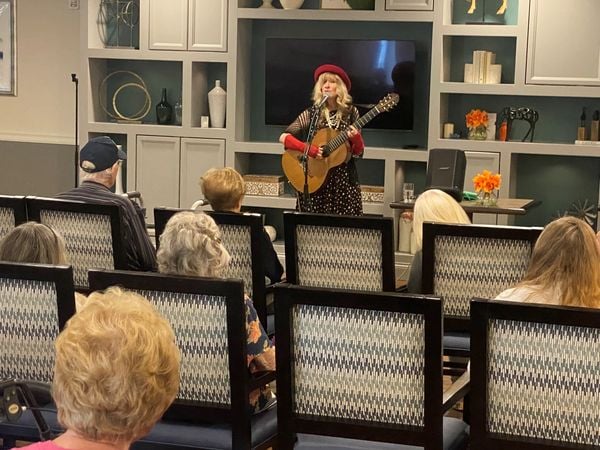 Dementia Care, Personal Care in Exton, PA | Arbor Terrace Exton