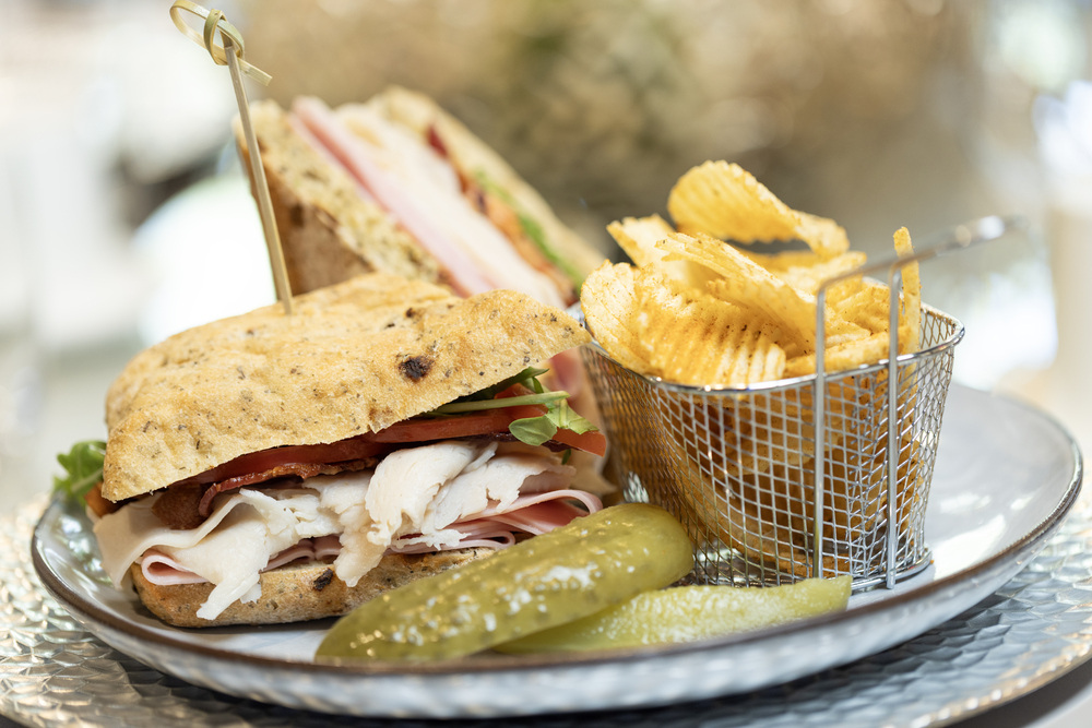 Fernandina Beach, FL Senior Living Dining | The Lakeside