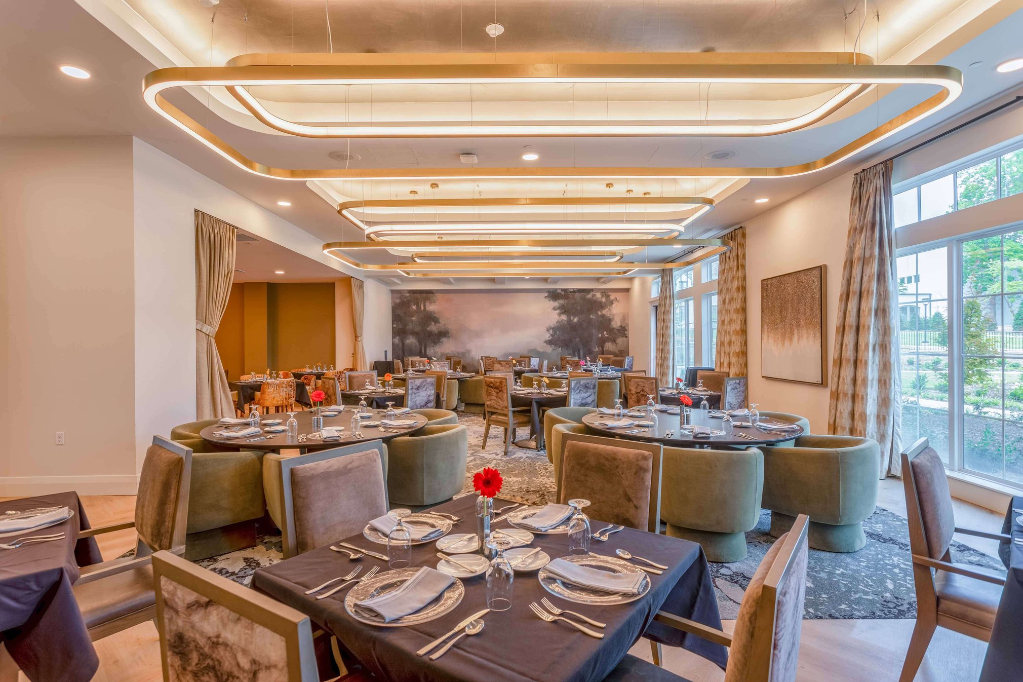 Independent Living, Assisted Living, Memory Care Near East Memphis, TN