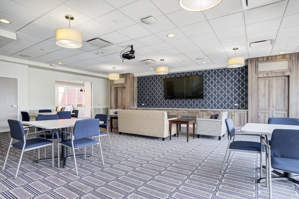 Assisted Living Near Park Ridge, Illinois | Summit of Uptown