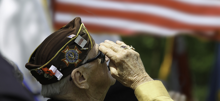 8 Ways to Honor Senior Veterans This Veterans Day